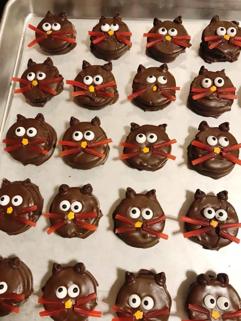 Halloween Oreo Cats + Five Halloween Dessert Ideas for the Kids {or ...